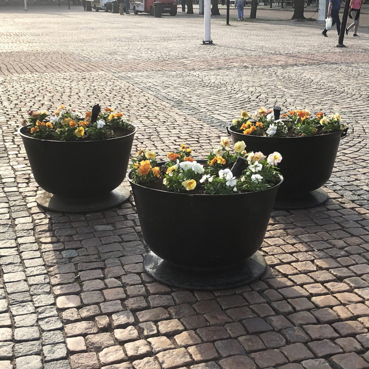 Lilja gjutjärnskruka - JOM - Järn i Offentlig Miljö