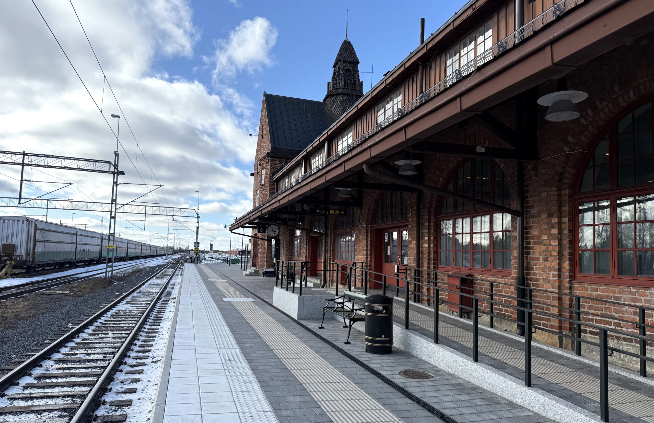 Haparanda Tågstation Grind Papperskorg Jom Referens
